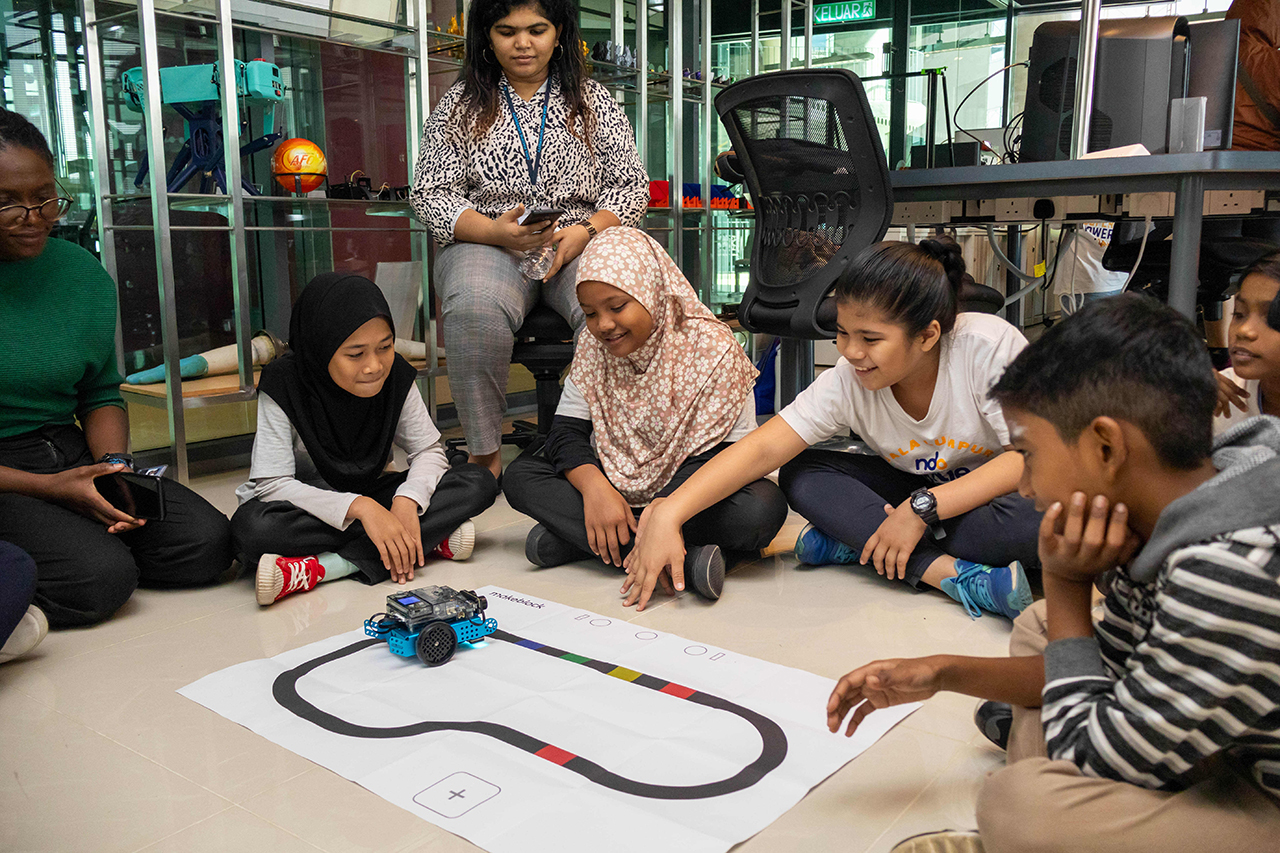 Empowering Young Minds through Technology and Community Engagement | APU