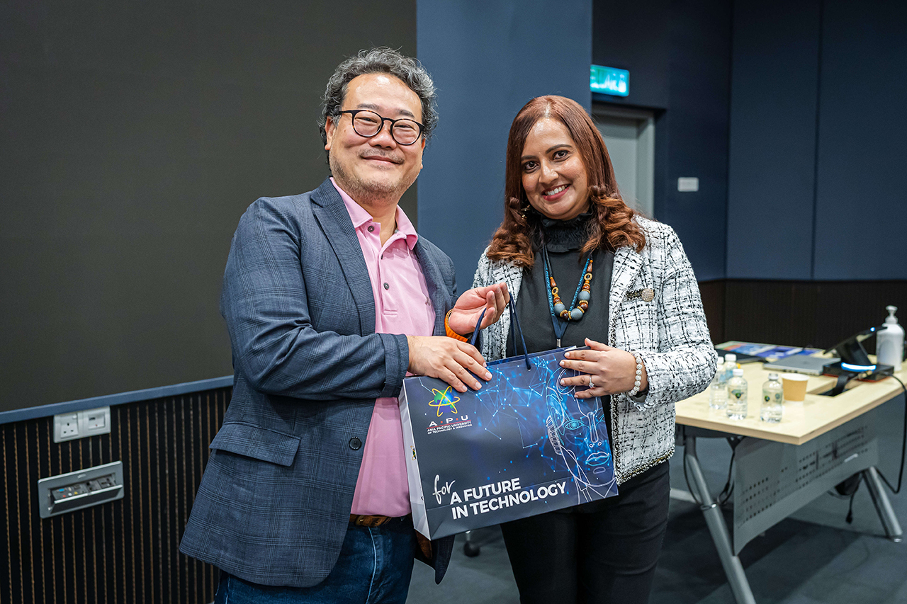 Gaining insights on thriving in an Automated World with Human-Centric ...