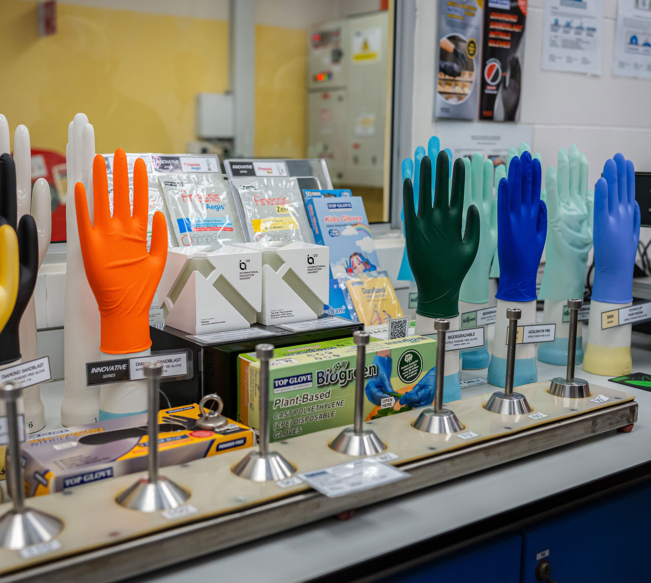 APU Students exploring Innovation at Top Glove | APU